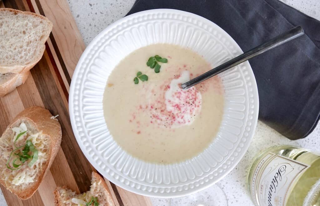Knoblauch Griessklösschen Suppe: German Garlic Semolina Dumpling Soup ...