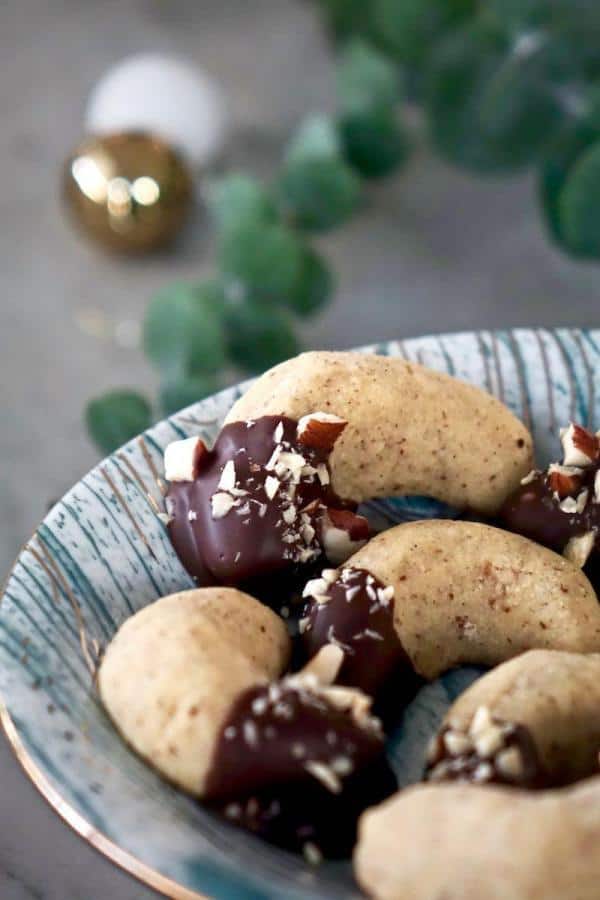My 5 Favorite German Christmas Cookies - dirndl kitchen